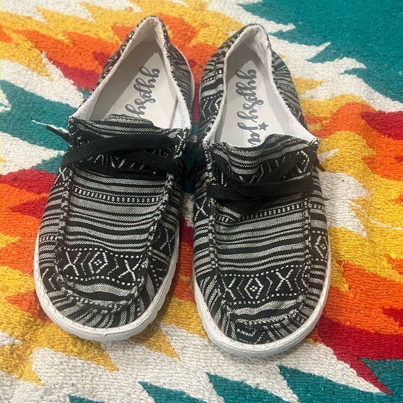 Gypsy Jazz | Shoes | Gypsy Jazz Black And White Patterned Flats | Poshmark